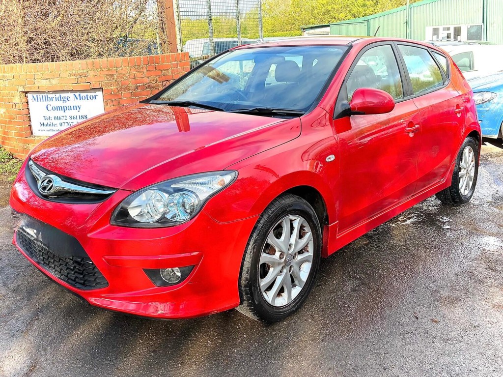 SOLD - Used HYUNDAI I20 2011 Red in SN8 4ED, Wiltshire | Millbridge ...